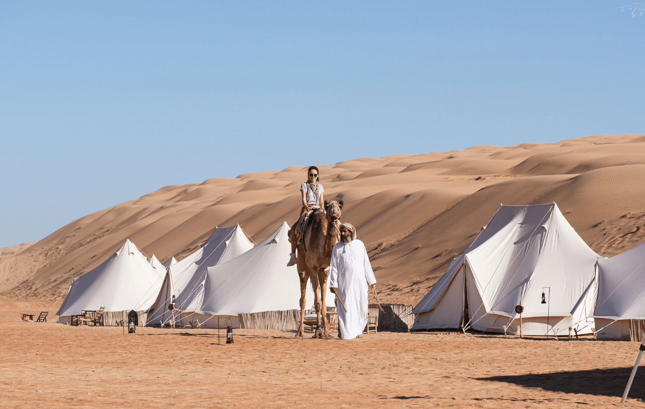 Repos dans un Camp Bédouin dans les Wahiba Sands - Arenatours FR
