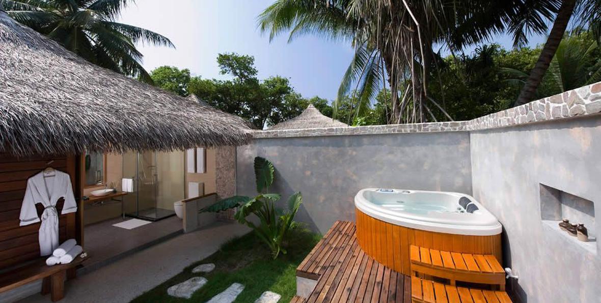 BEACH VILLAWITH JACUZZI - Arenatours